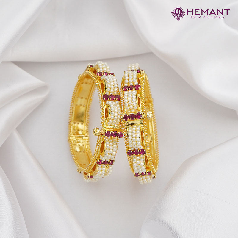 Traditional Maharashtrian Kolhapuri Bangles Moti Mayuri III Line ...