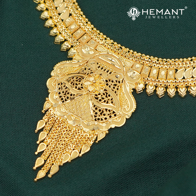 Forming Gold Kolhapuri Filigree Necklace Set | Traditional Maharashtri ...