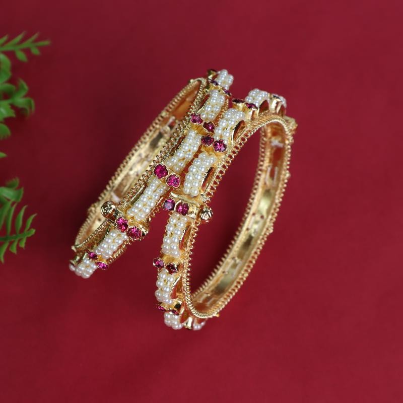Traditional Maharashtrian Kolhapuri Bangles Moti Mayuri II – Hemant ...