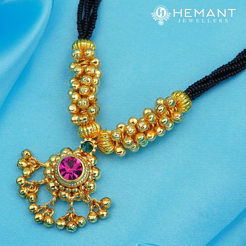 Traditional Maharashtrian Kolhapuri Mangalsutra Big Ghas Saj 2-5 Ghas ...
